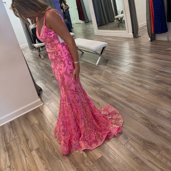 Dresses | Selling My Prom Dress From Last Year Wore Once For 34 Hrs ...